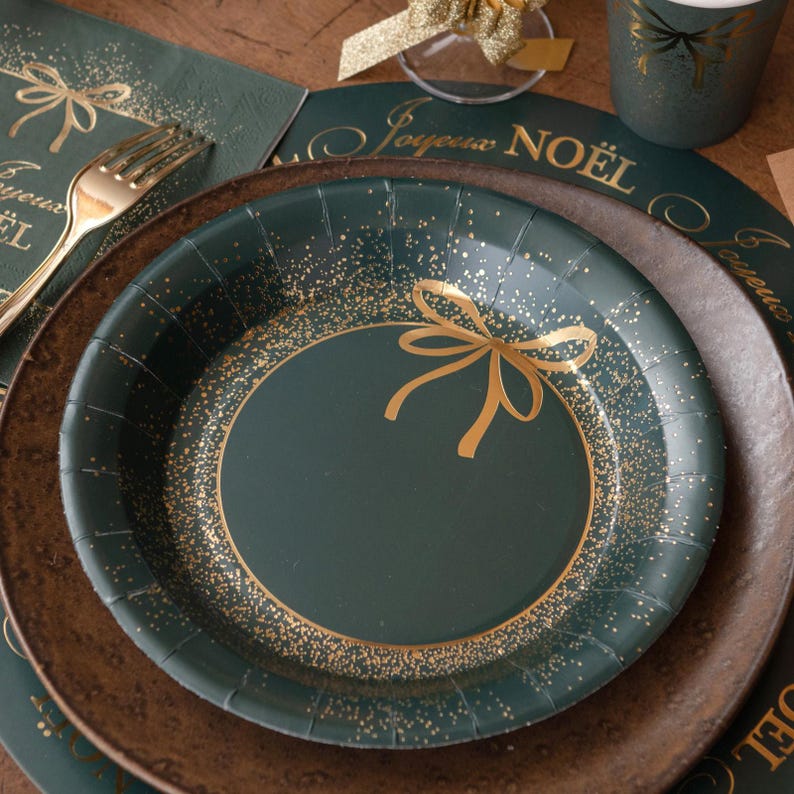 10 Elegant Green Sparkling Plates, Premium Disposable Tableware for ...