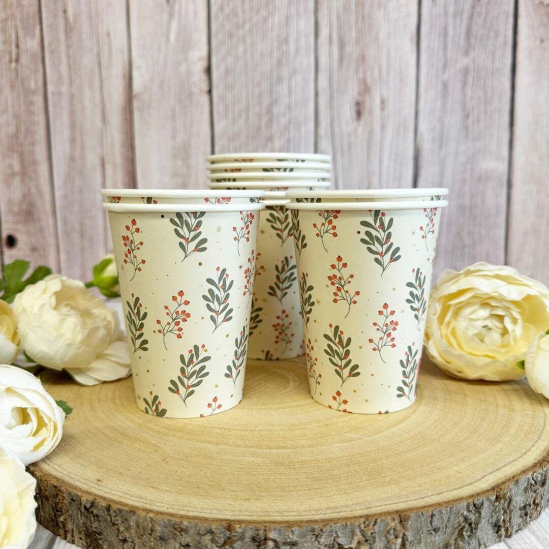 10 Christmas Paper Cups, Leaves and Berries Festive Cups, Festive Party ...
