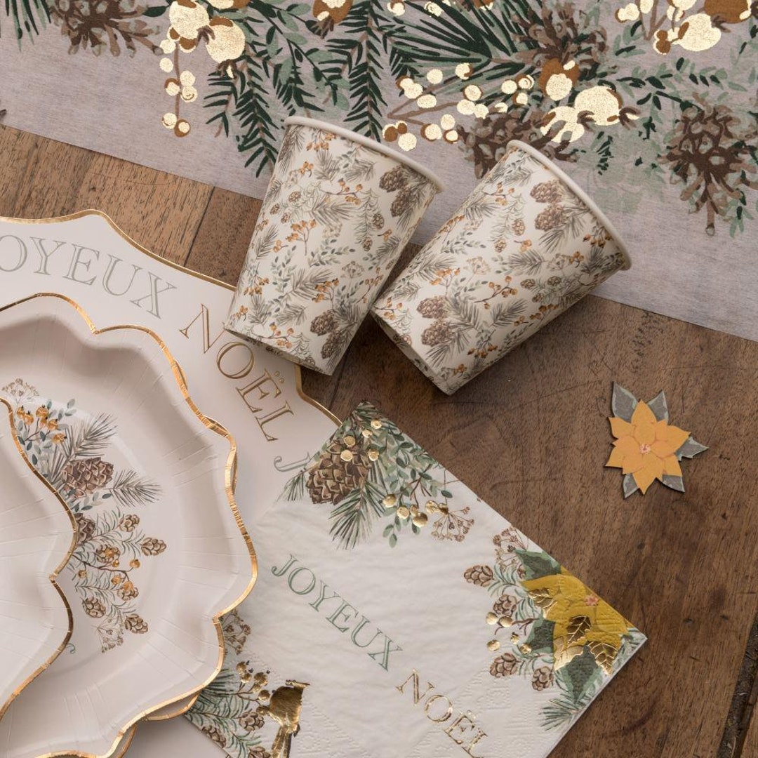 Festive Gold Poinsettia Party Cups - Set of 10, Christmas Tableware ...
