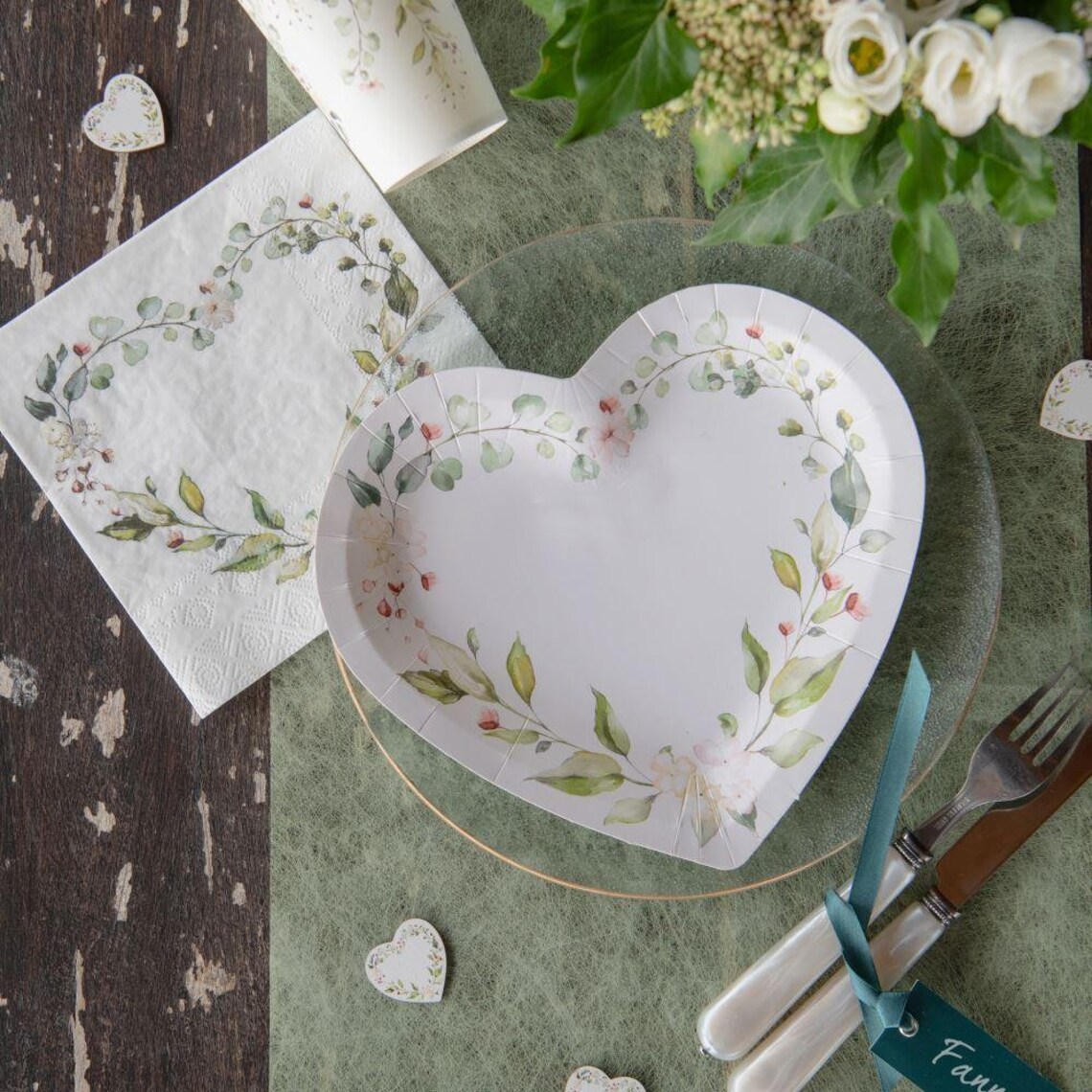 Botanical Heart Wreath Paper Plates X 10, Green Floral Wedding Party ...