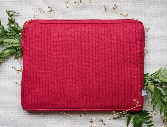 Red Laptop Case // Handmade // Sleeve // Fair Trade // Gifts | Etsy