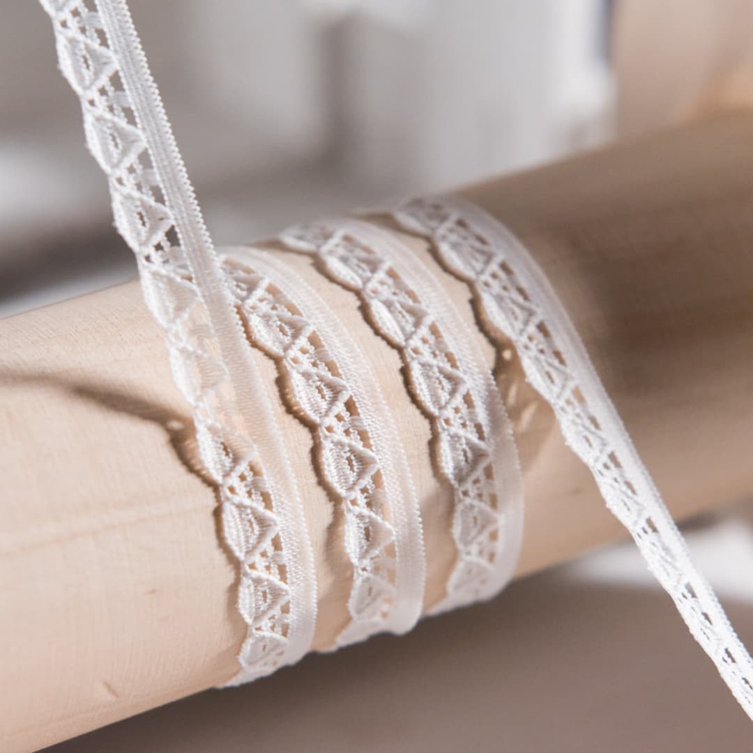 White Lace, Narrow Lace, High Quality French Lace, Lace per Yard, Lace ...