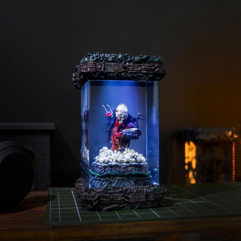 Predator Monster Epoxy Lamp V2, Sci-fi Horror Resin Art Night Light ...