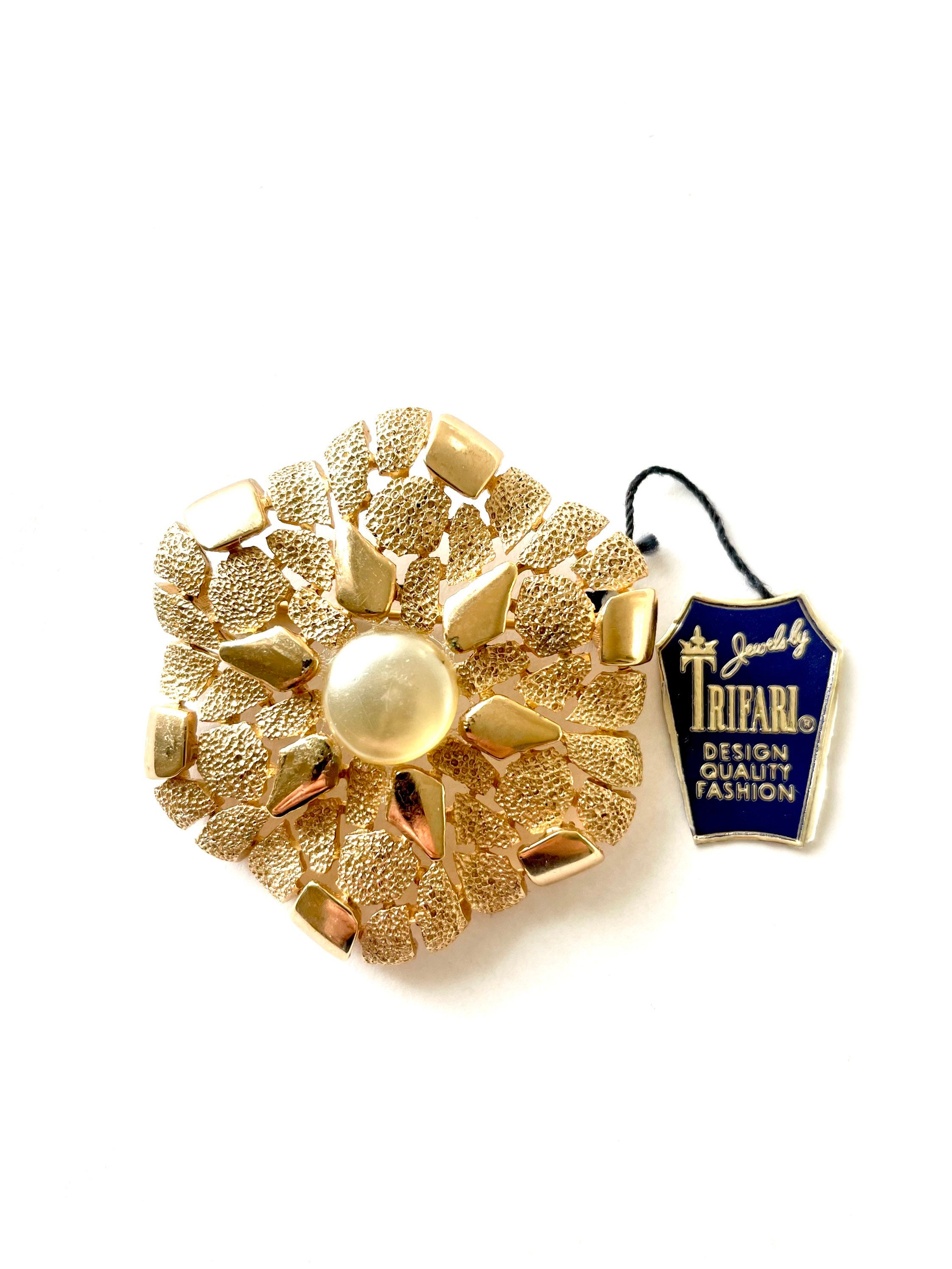 Trifari Crown Brooch 1950s Trifari Pin. Vintage Crown Trifari Jewelry ...