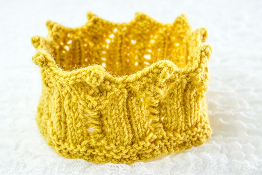 Knitted Crown Pattern: Lace Bobble Design, Toy Crown (PDF) - Etsy