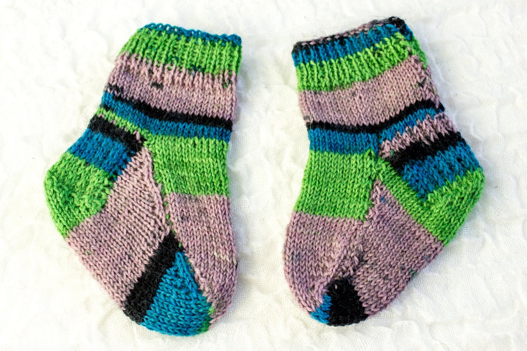 Two Needle Baby Socks Knitting Pattern: Flat Knit (PDF Pattern) - Etsy