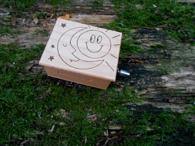 Personalized Hand Crank Music Box with Hole Puncher | Etsy