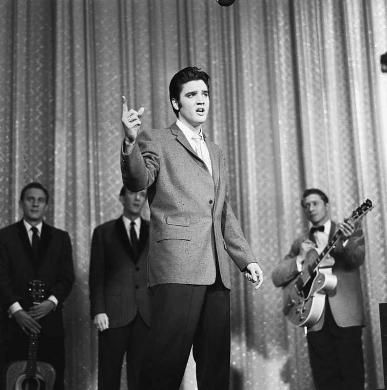 Mouse Pad of Elvis on Stage Picture Art on Mouse Pad Computer Desktop ...