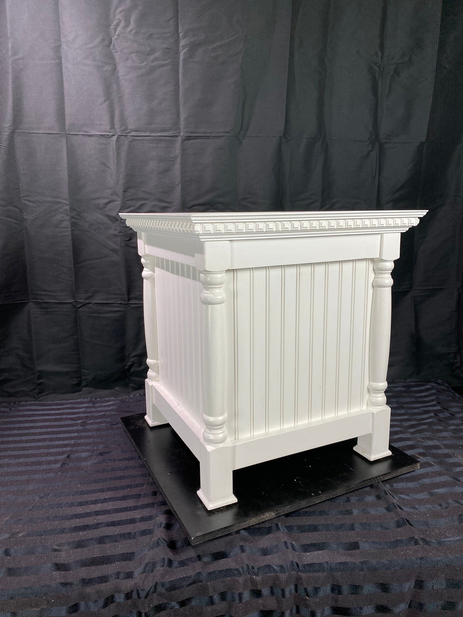 Colonial Style Planter. Custom Planter Boxes, Metal Planter Box ...