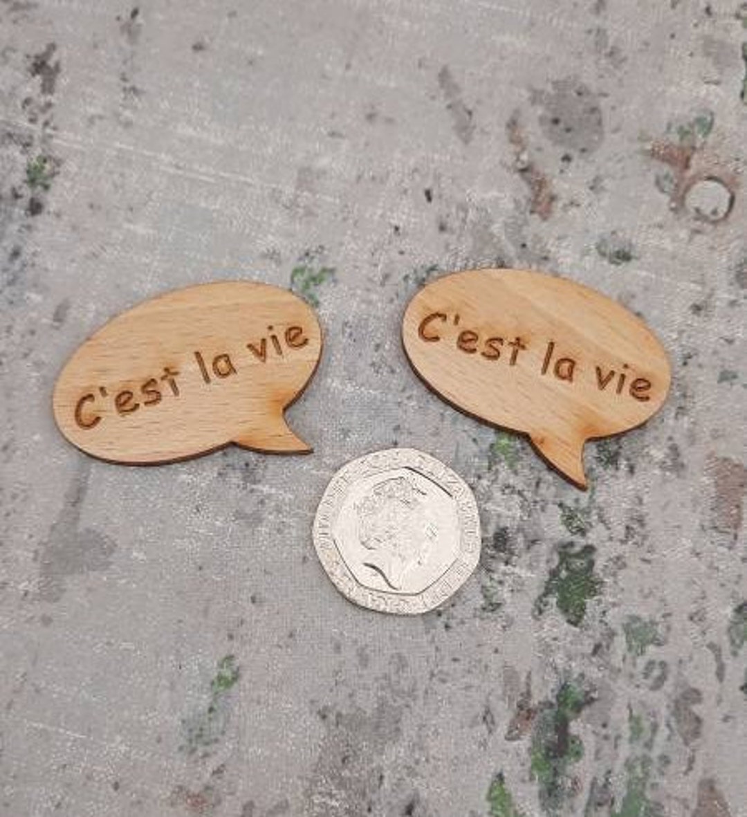 Laser Engraved Beech Wood Speech Bubble Buttons - C'est La Vie, Pack of ...