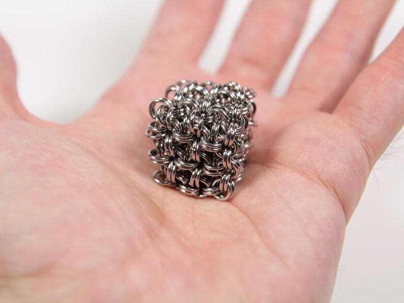 Japanese 8 in 2 Cube 19swg Chainmaille Cube Maille Cube - Etsy