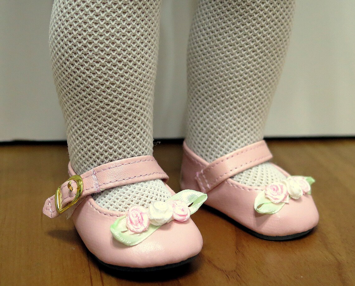 The Sweetest Little Pink and White Roses Doll Shoes I've Ever Seen! You ...