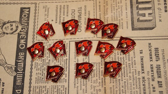 Communist symbols badge Vladimir Lenin Soviet Union K… - Gem