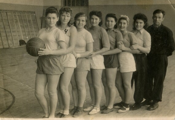 Real Vintage Photo Vintage Photo of Women's Volleyball - Etsy