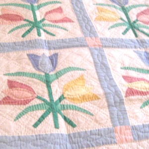 Vintage Tulip Quilt, NOS Arch Full Double Queen Quilt, Pristine Like ...