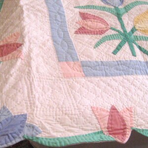 Vintage Tulip Quilt, NOS Arch Full Double Queen Quilt, Pristine Like ...