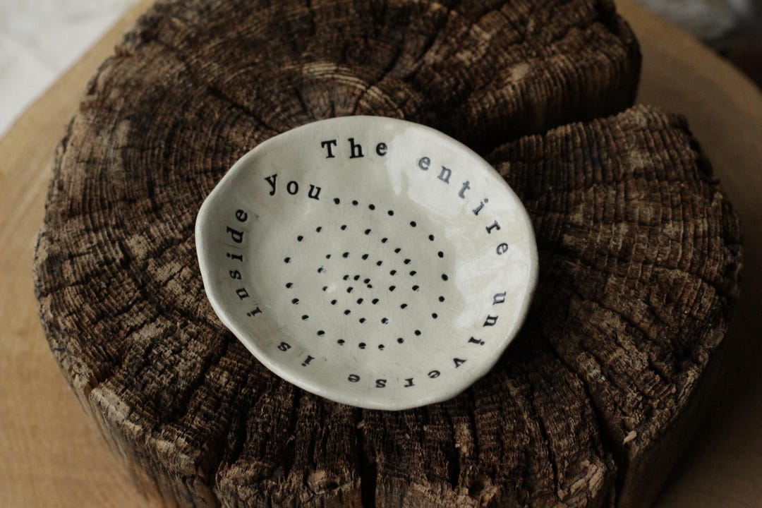 Plato de cerámica para meditación: "El universo entero está dentro de ...
