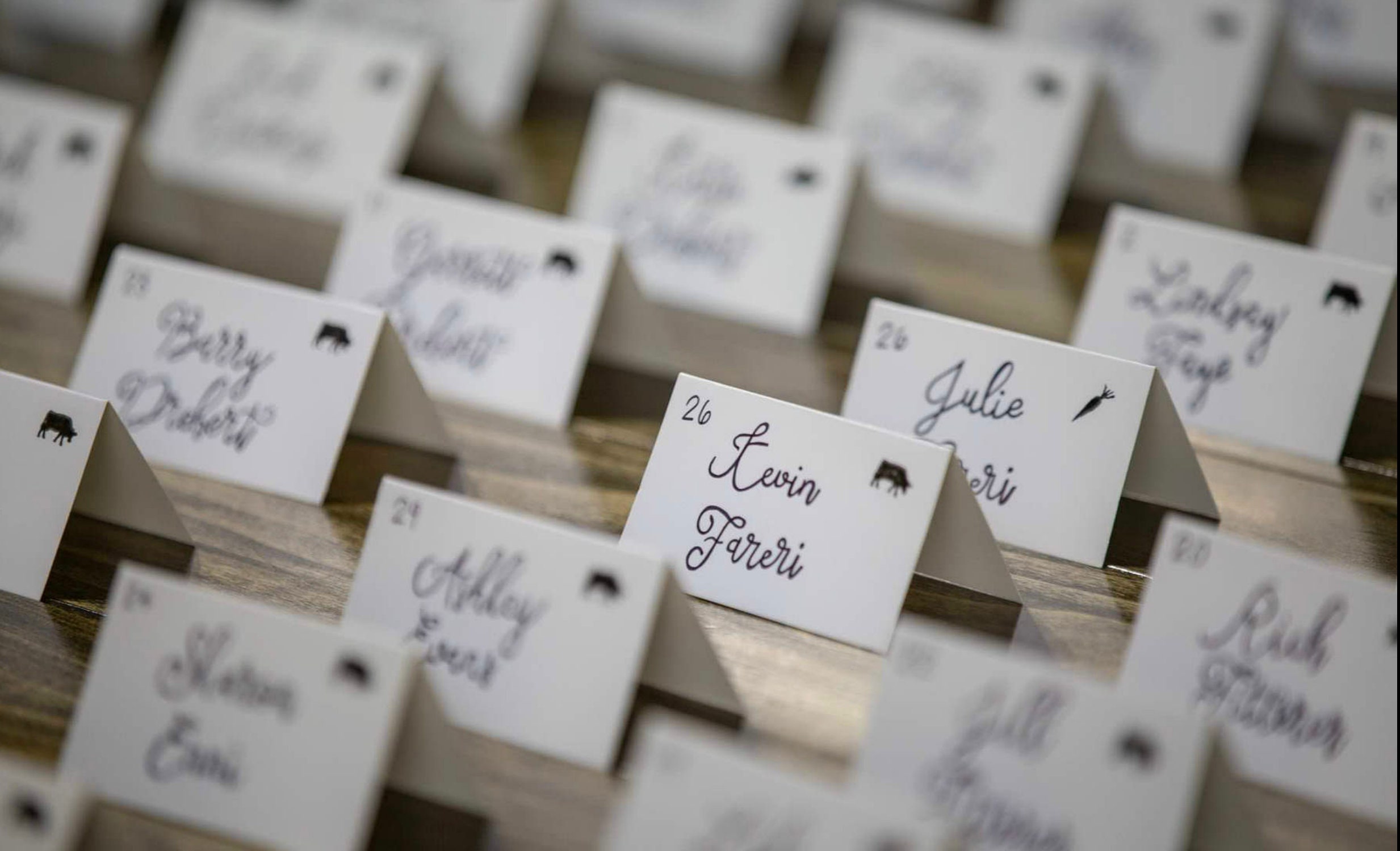Handwritten wedding place cards 60 photos - Astyledwedding.com