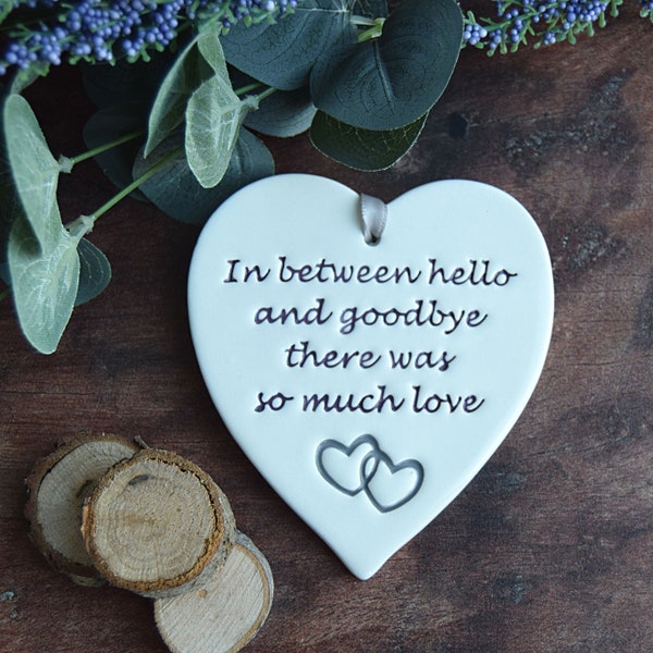 Gifts to Remember a Loved One - 60+ Gift Ideas for 2023