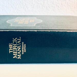 Vintage 1977 Merck Manual 13th Edition W Thumbprint Index Doctor Nurse ...