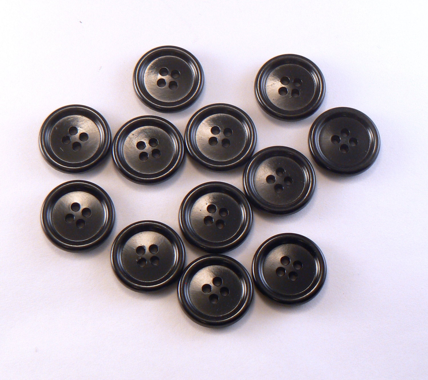 7/8 Plastic Black 4 Hole Flat Buttons With Rim B-06-25 | Etsy