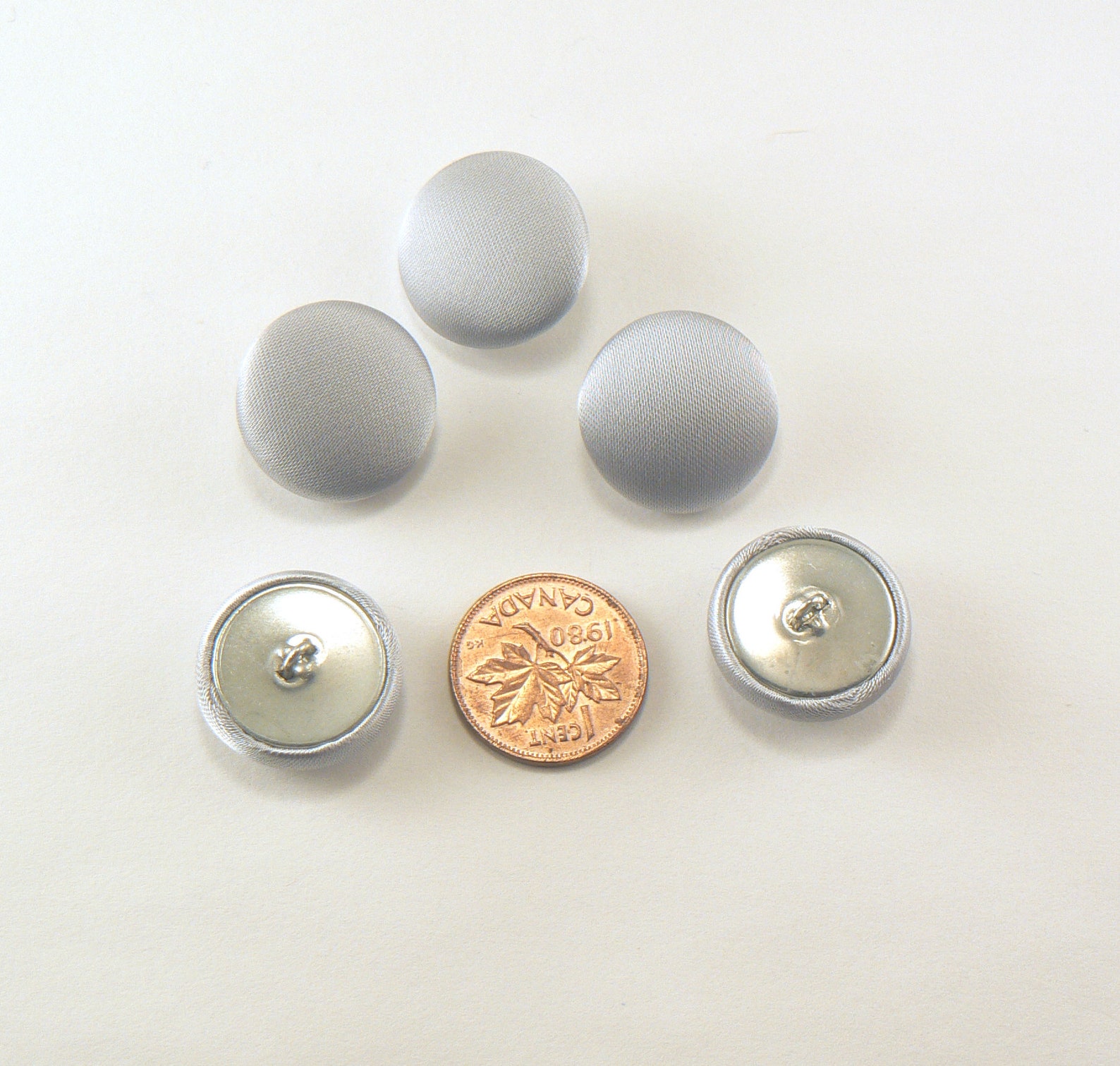 3/4 Silver Grey Satin Fabric Covered Shank Buttons 19 - Etsy