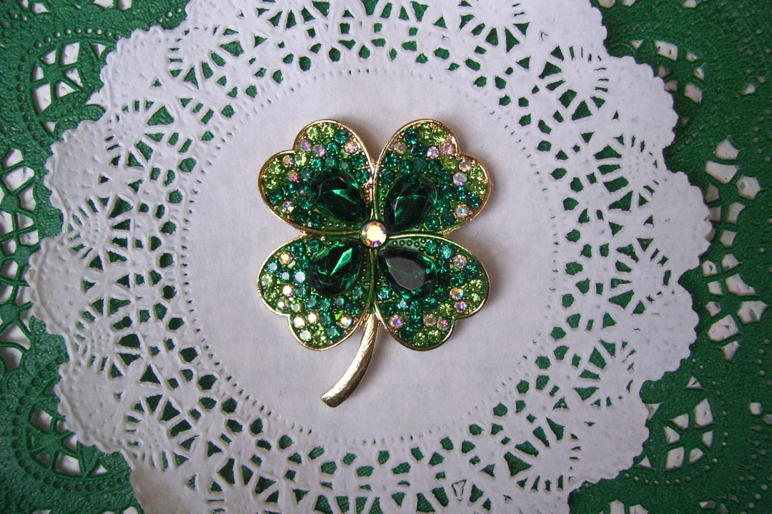 Shamrock Magnet - Clover Magnet - Repurposed Jewelry - St Patrick ...