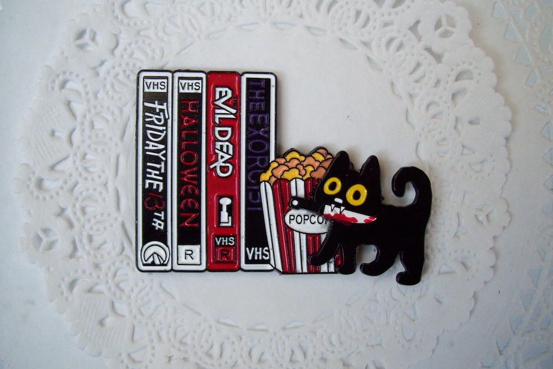 Horror Movie Magnet - Black Cat Magnet - Repurposed Jewelry - Scary Cat ...