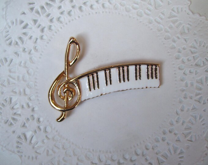 Treble Clef Magnet - Piano Keys Magnet - Repurposed Jewelry - Friend ...