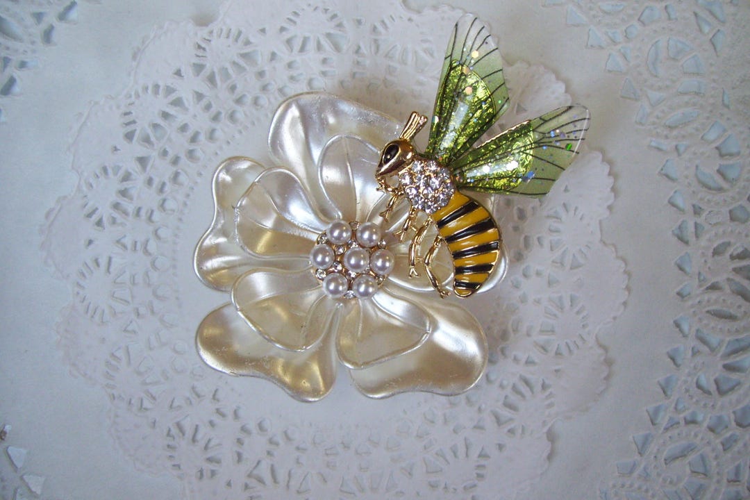 Bee Magnet - Flower Magnet - Magnolia Magnet - Repurposed Jewelry ...