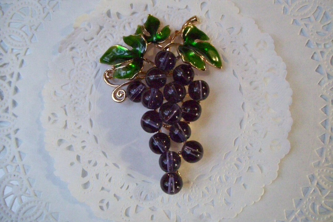 Grape Cluster Magnet - Repurposed Jewelry - Grapes Magnet - Kitchen ...
