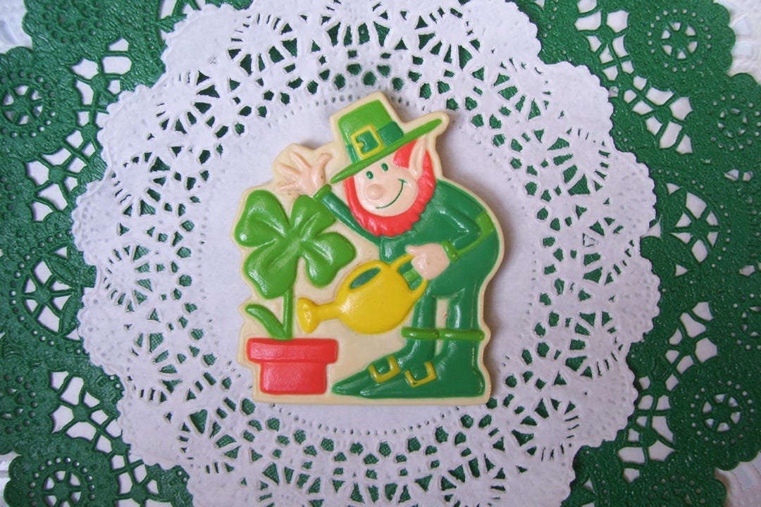 Leprechaun Magnet - St Patrick Magnet - Repurposed Jewelry - Shamrock ...