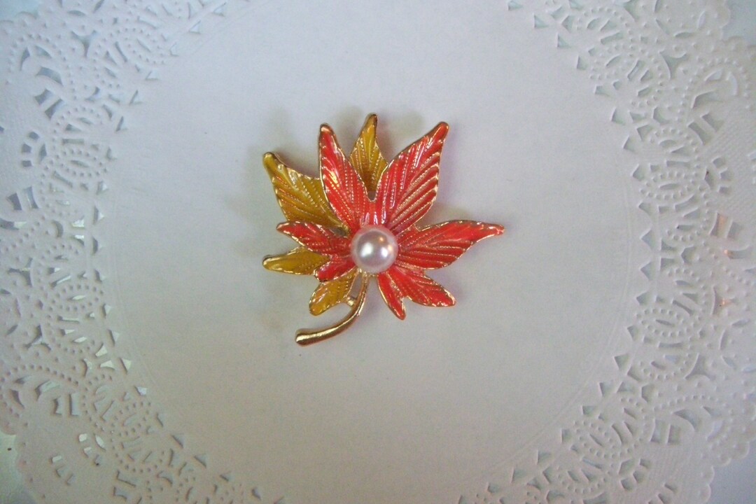 Leaf Magnet - Autumn Leaf Magnet - Repurposed Jewelry - Refrigerator ...