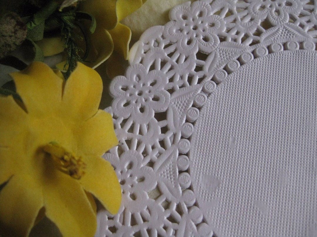 4.5 Inch White Floral Flower LACE Paper Doily 20 Pcs Round Weddings ...