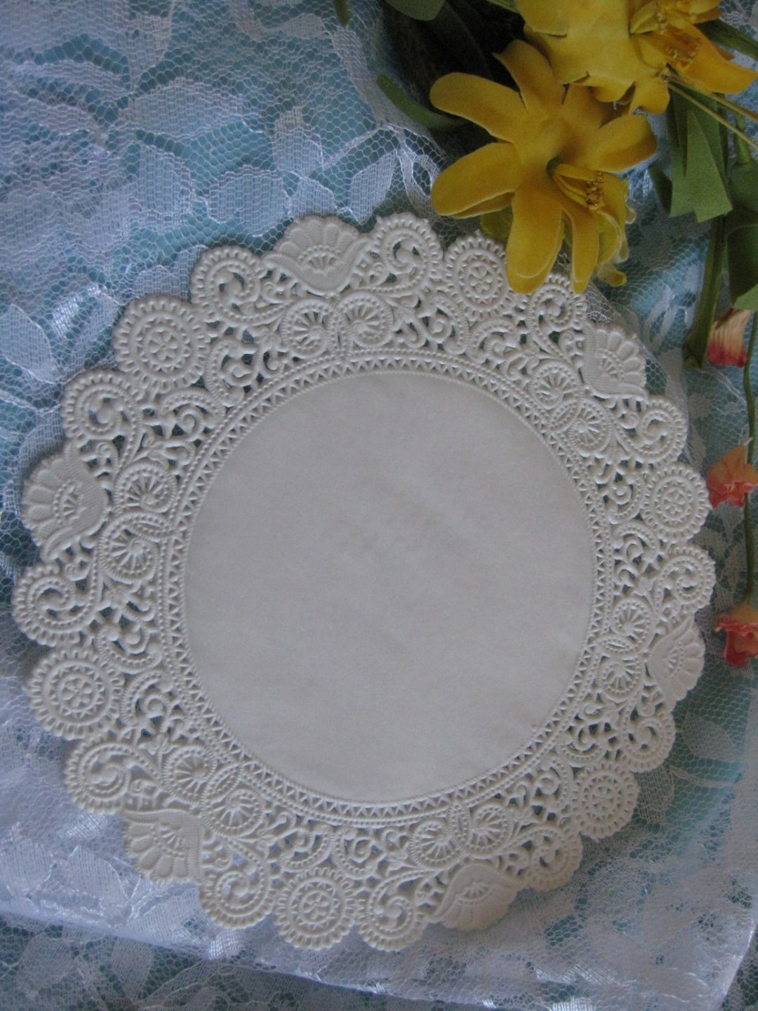 VTG 6 Inch Ivory off White Elegant Scroll LACE Paper Doily 25 Pcs Round ...