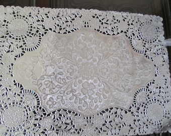 10 Pcs GOLD Victorian Elegant Wedding DIYS Event Lace Paper Placemats ...