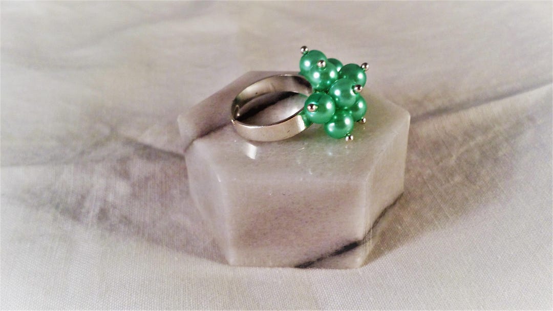 Anillo colgante de perla verde menta - Etsy España
