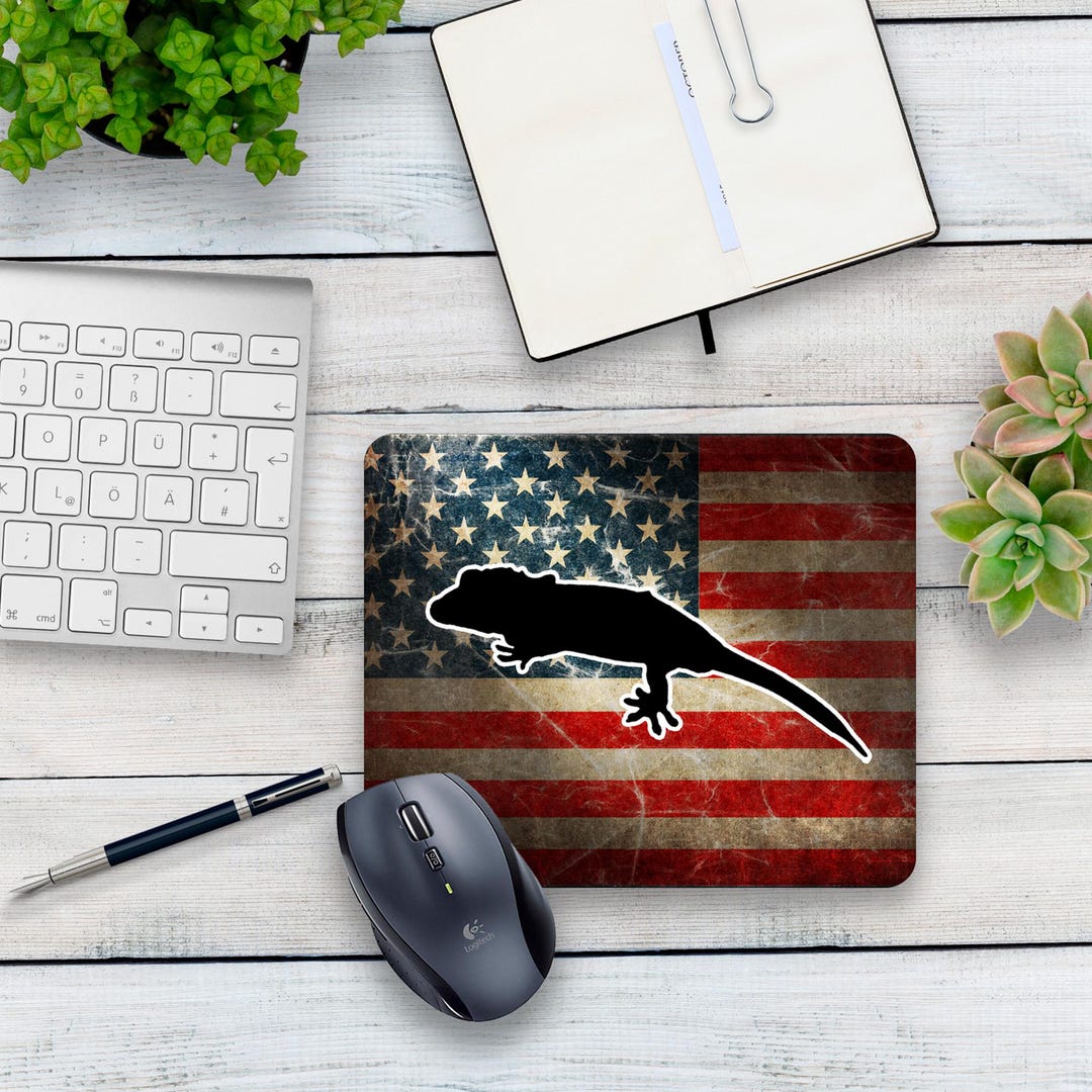 Blackout Gargoyle Gecko American Mouse Pad - Distressed Flag Gecko ...