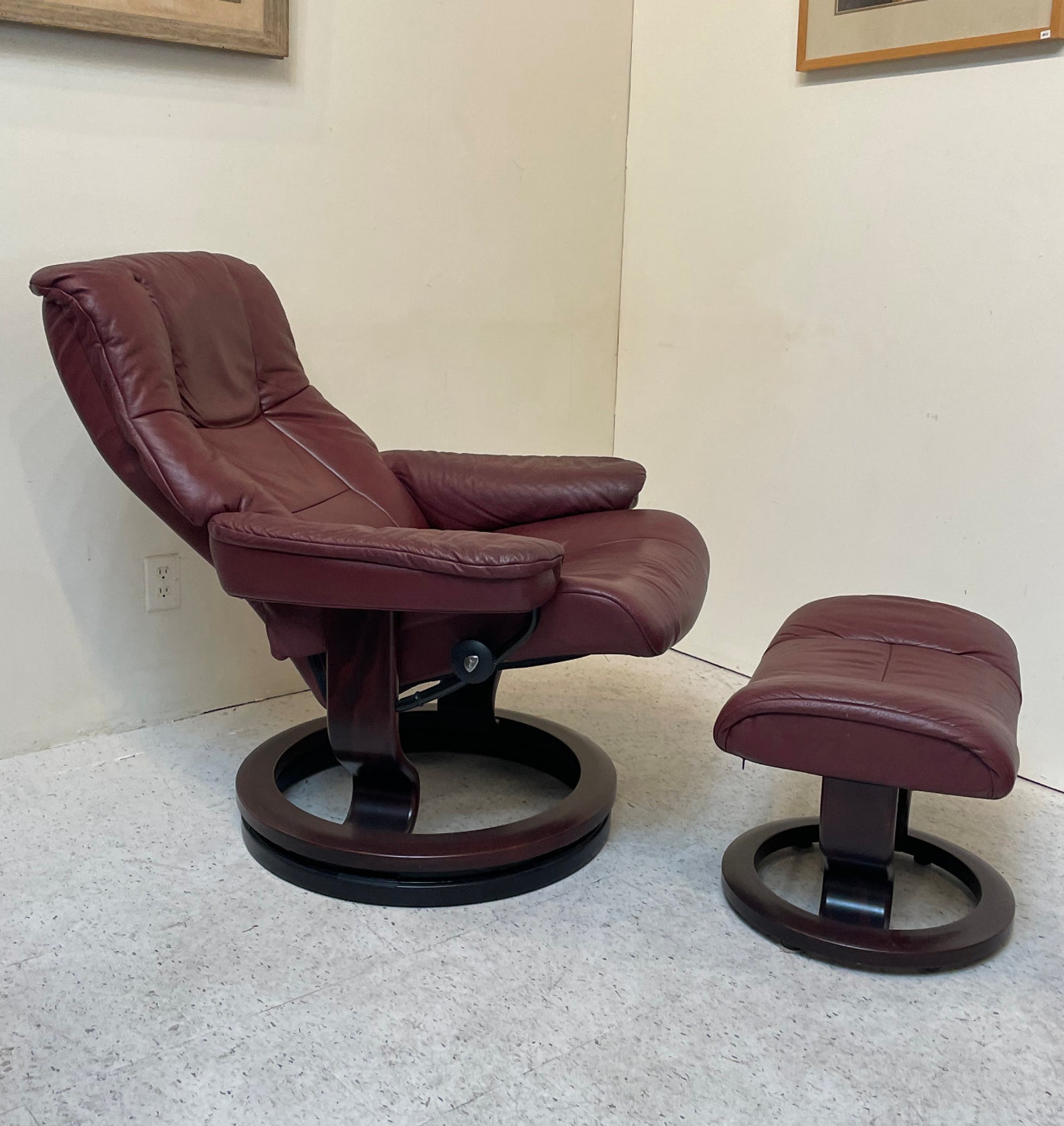 Stressless Swivel Recliner and Ottoman Set Vintage Lounge Seating ...