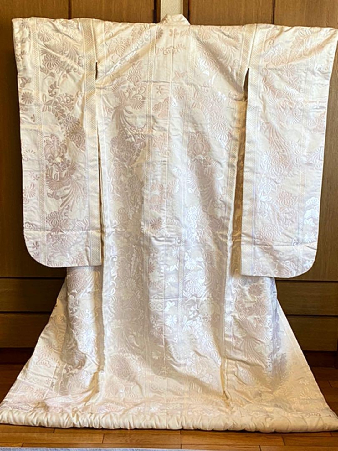 Uchikake Kimono, White Wedding Kimono, Japanese Kimono Robe, Japanese ...