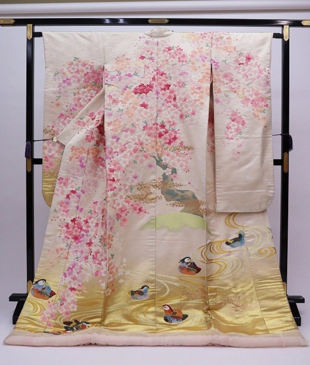 Japanese Uchikake Kimono, Embroidered Silk Uchikake, Wedding Kimono ...