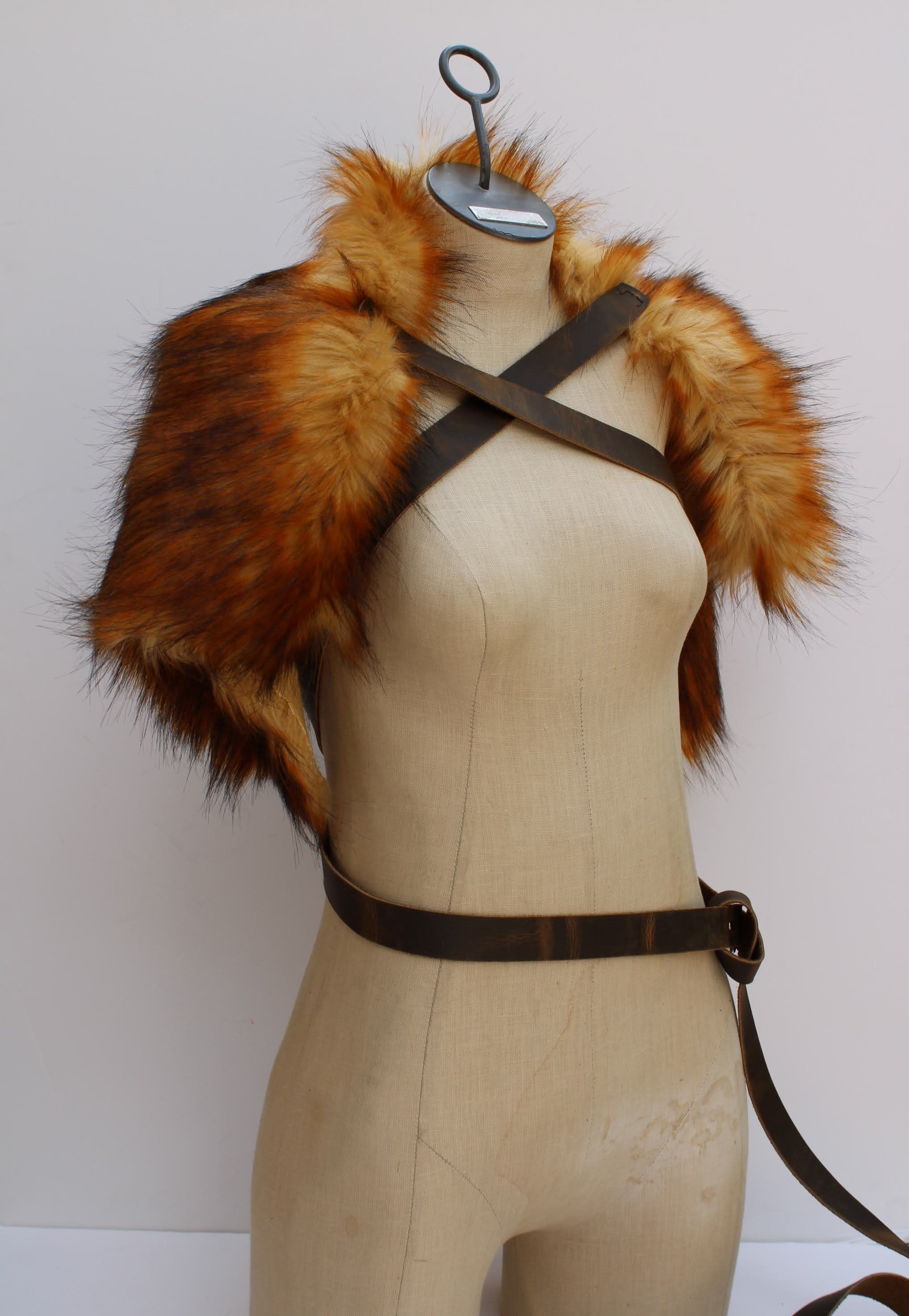 Red Fox Pelt Fur Mantle Leather Chest Strap Fur Shoulder - Etsy Canada