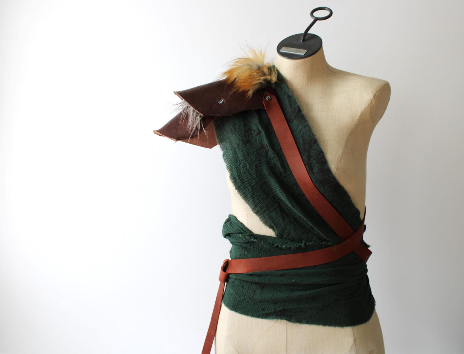 Leather Pauldron With Fur, Larp Costume, Cosplay Armor, Shoulder Guard ...