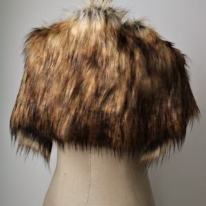 River Wolf Fur Shoulder Pelt Drape Tan Single Leather Strap Imitation ...