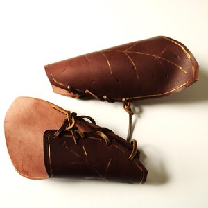 Heavy Leather Armor Vambraces With Linen Hand Wraps, Elven Leaf Wet ...