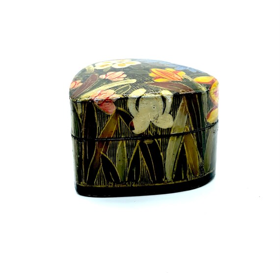 Vintage Kashmir Papier Mache trinket box, handmade he… - Gem