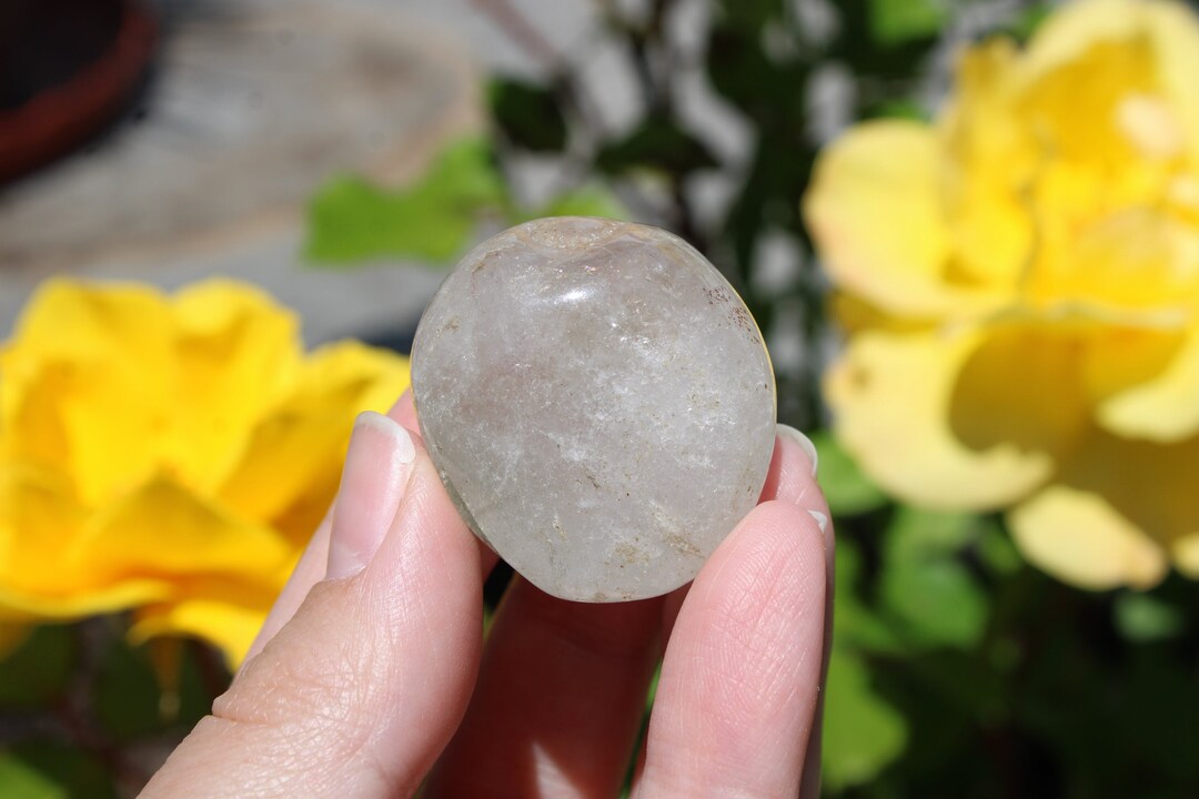Wisdom Stone Quartz Pebble , Lodolite Garden Quartz Pebble Phantom ...