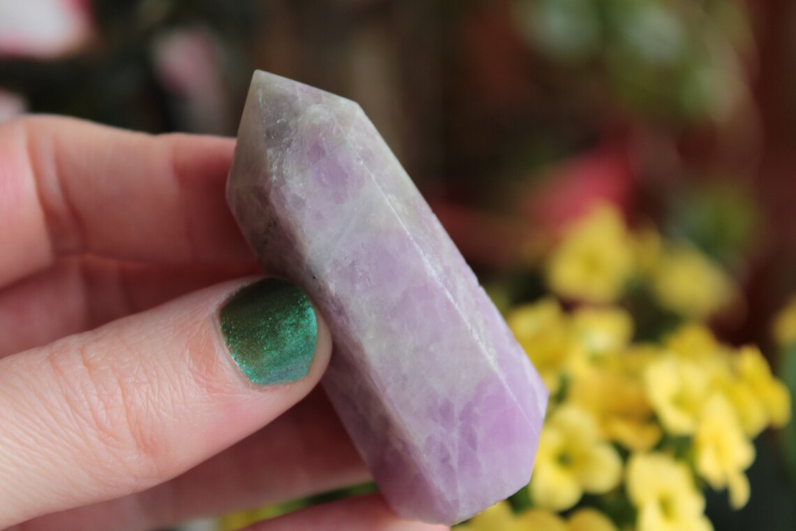Kunzite Crystal Point Kunzite Generator, Crown Chakra Self Standing ...