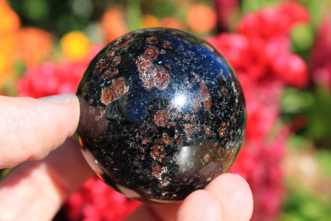 Garnet Biotite With Mica Polished Sphere Stone, Garnet in Biotite With ...