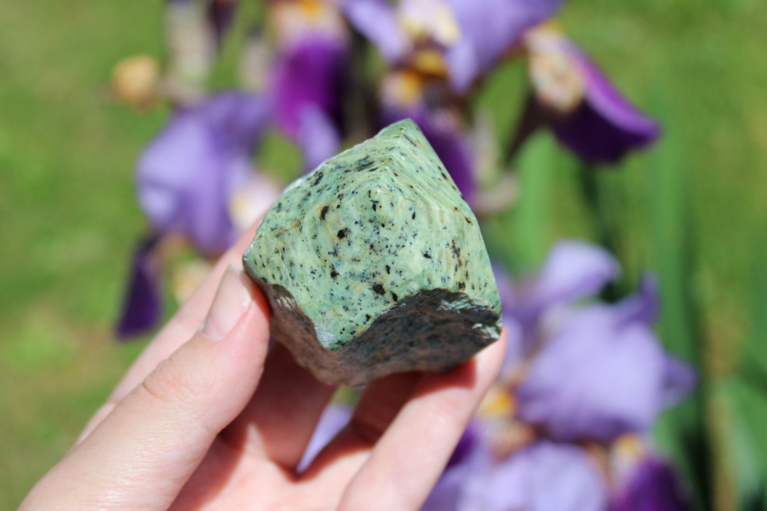 Dragi Jade Top Polished Point, Dragon Jade, Nephrite Protection Crystal ...